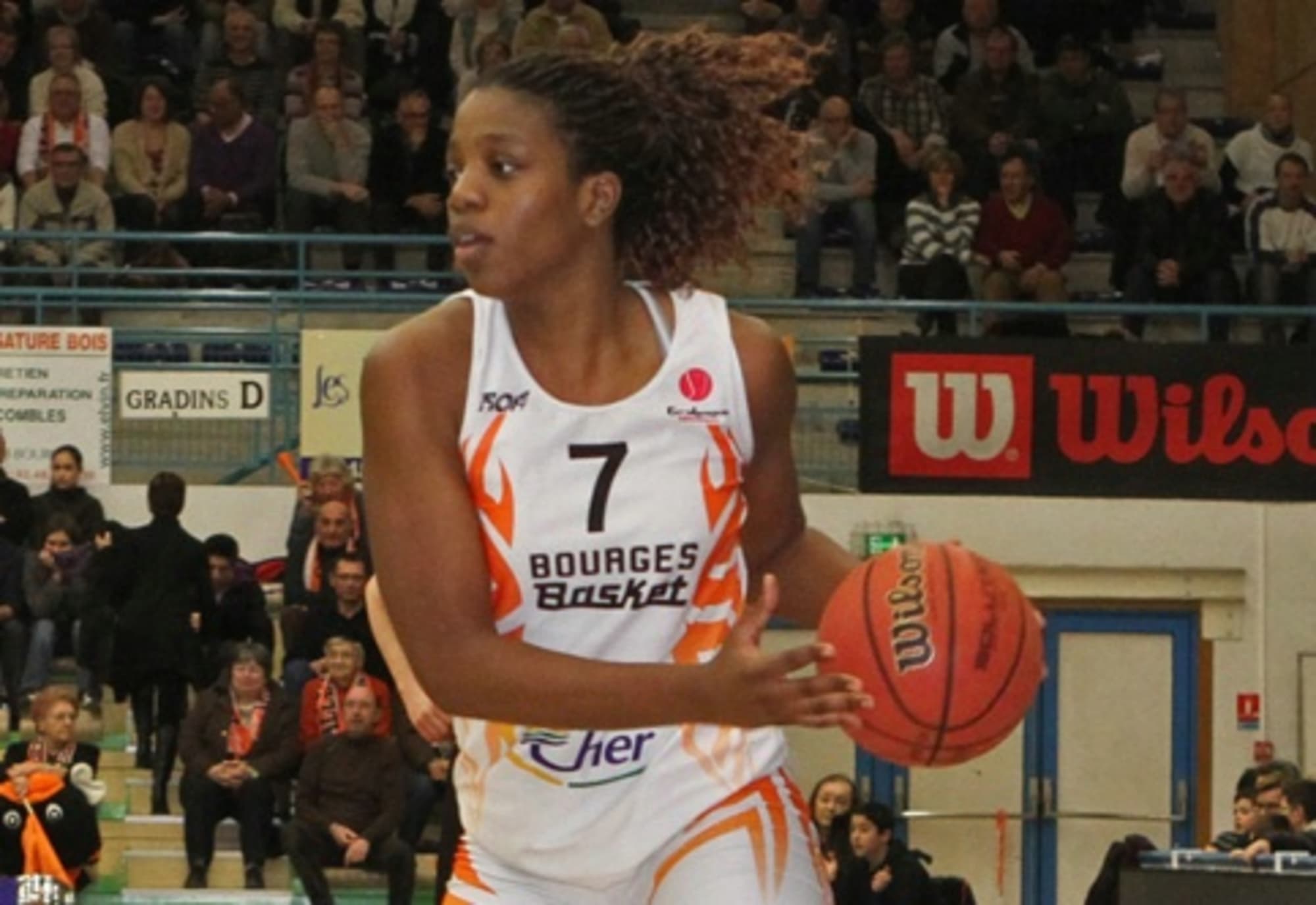 FRA - Les Bleues trio lead Bourges into Final Eight | FIBA Basketball