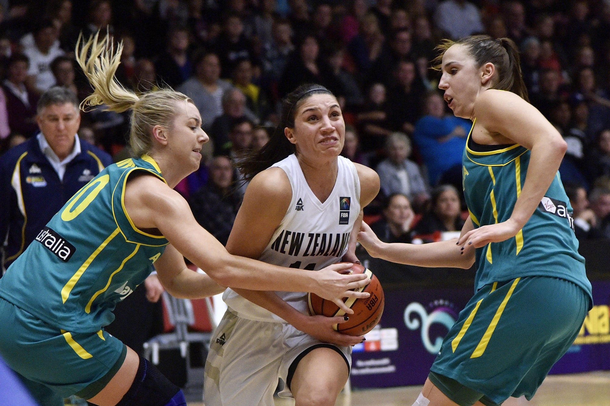 Tall Ferns buscan anotación saliendo de la banca | FIBA Basketball