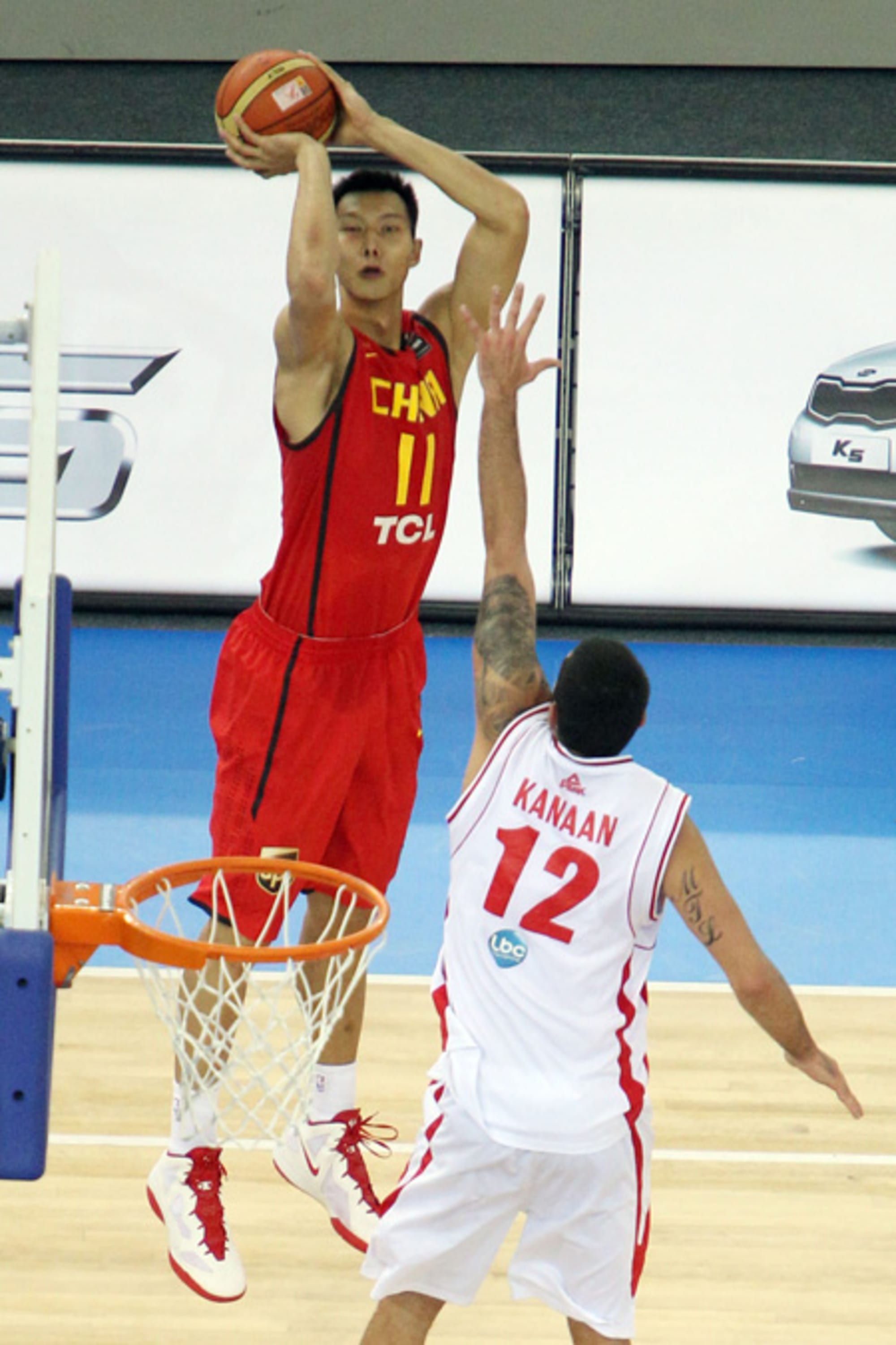 CHN - Yi impresses already with Legends | FIBA.basketball
