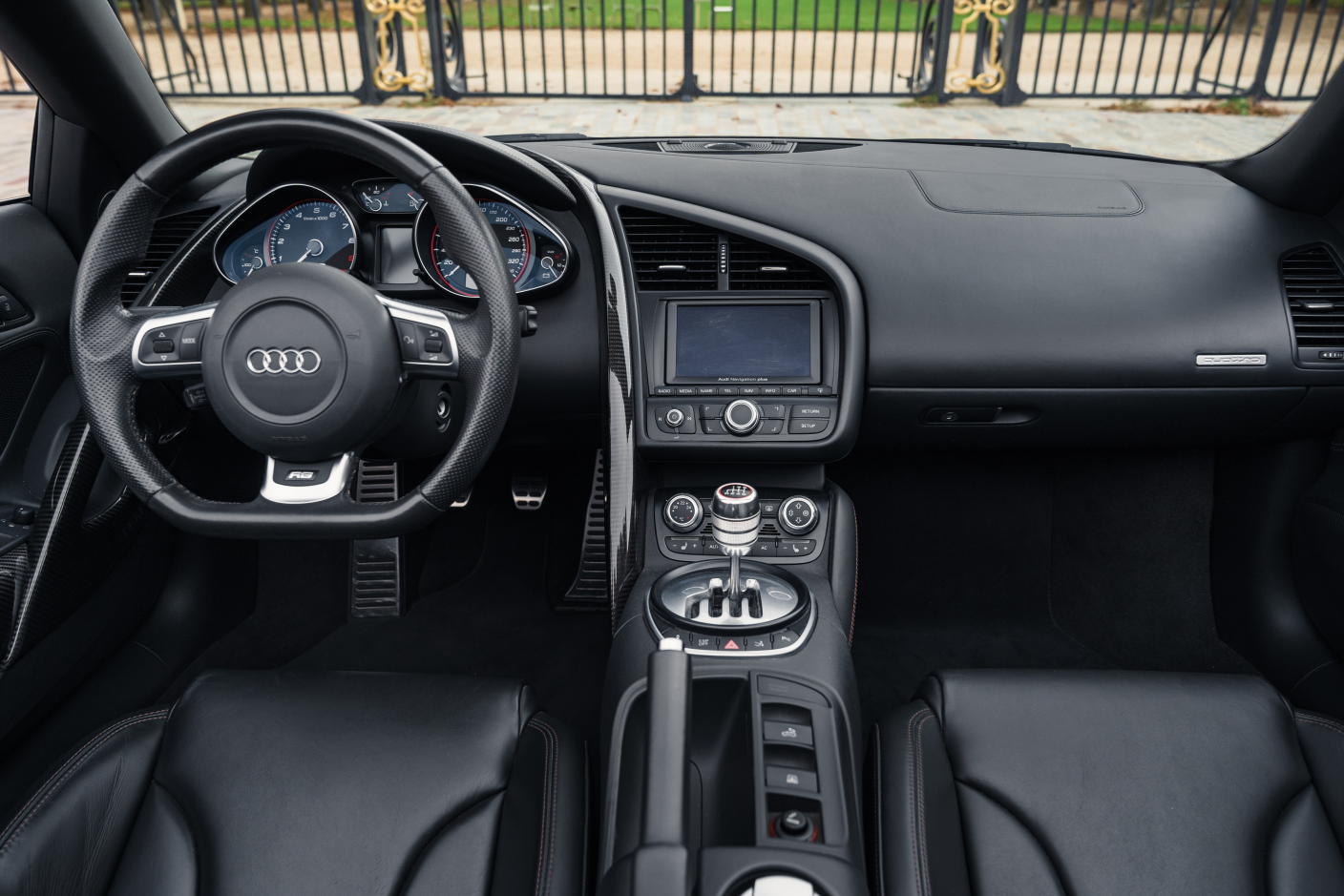 L'art de l'automobile | Audi R8 V10 Spyder *Manual gearbox*