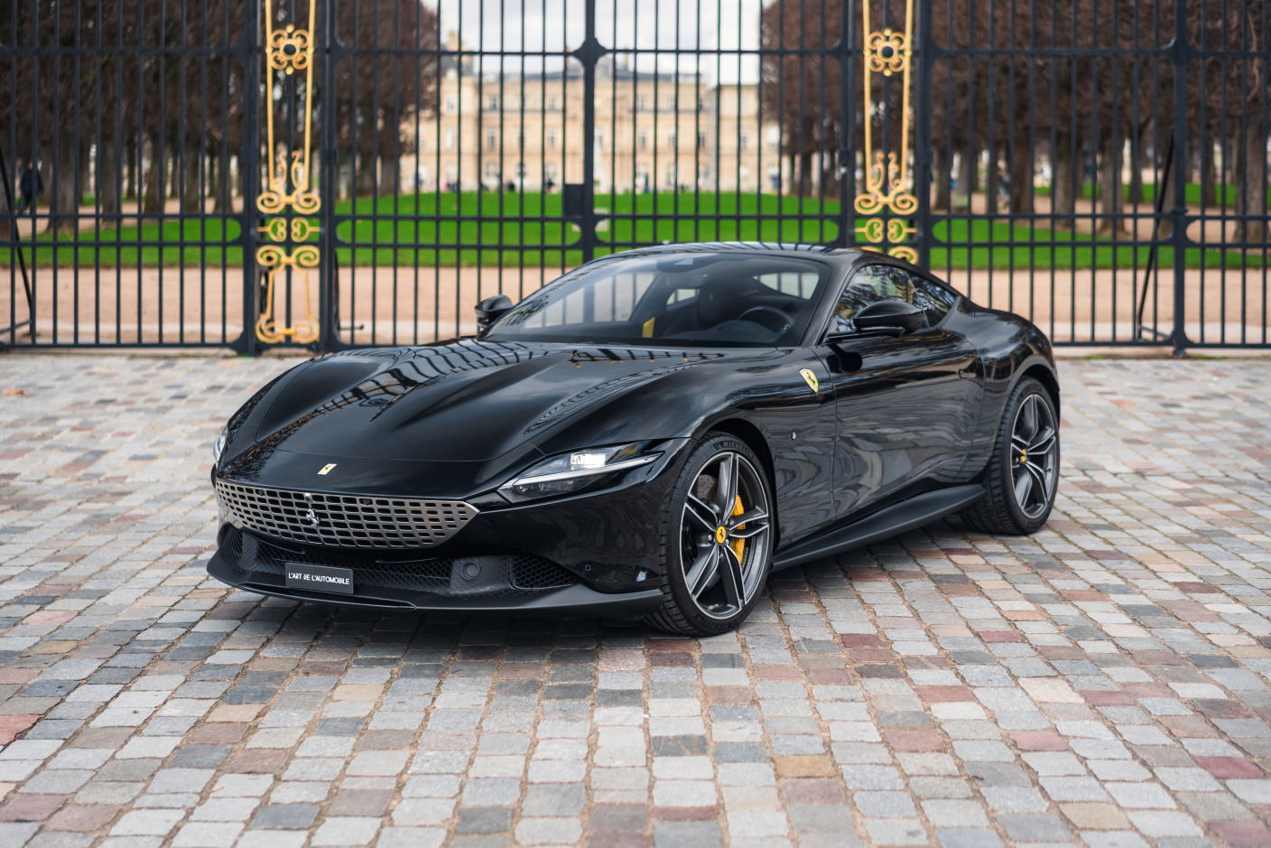 L'art de l'automobile | Ferrari Roma *Black on Black*