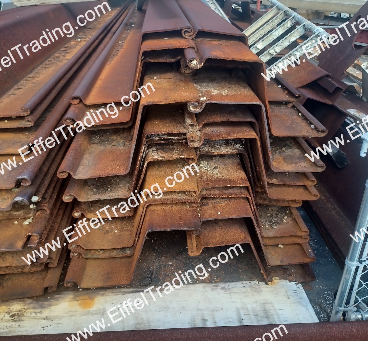 160WF of CZ-128 Sheet Pile at 27'-35' Lengths | Eiffel Trading