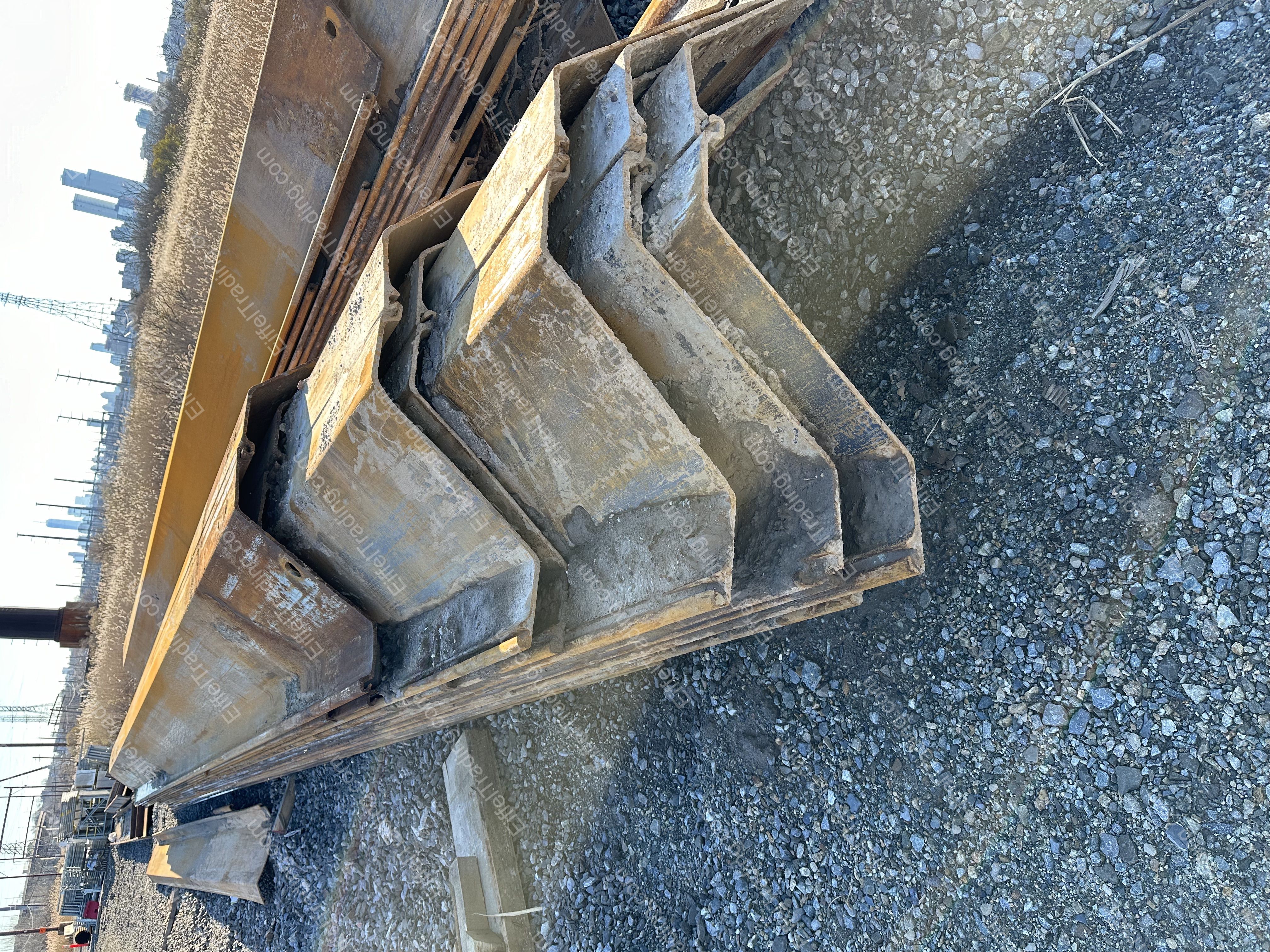 23 Singles of NZ-14 Sheet Pile at 40' Lengths | Eiffel Trading