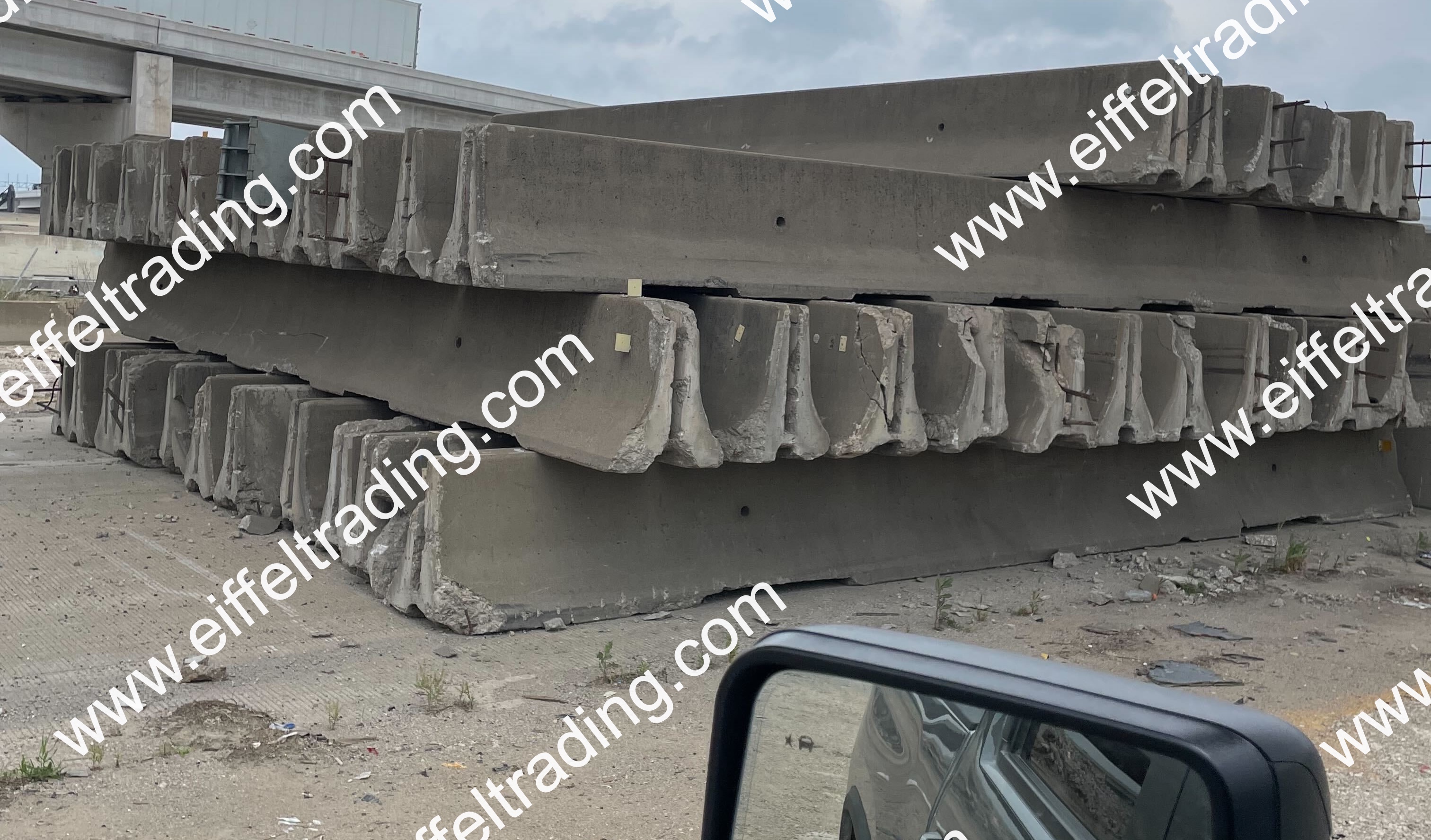 2,040LF of F-Shape Barrier Wall Drop-In Cage | Eiffel Trading