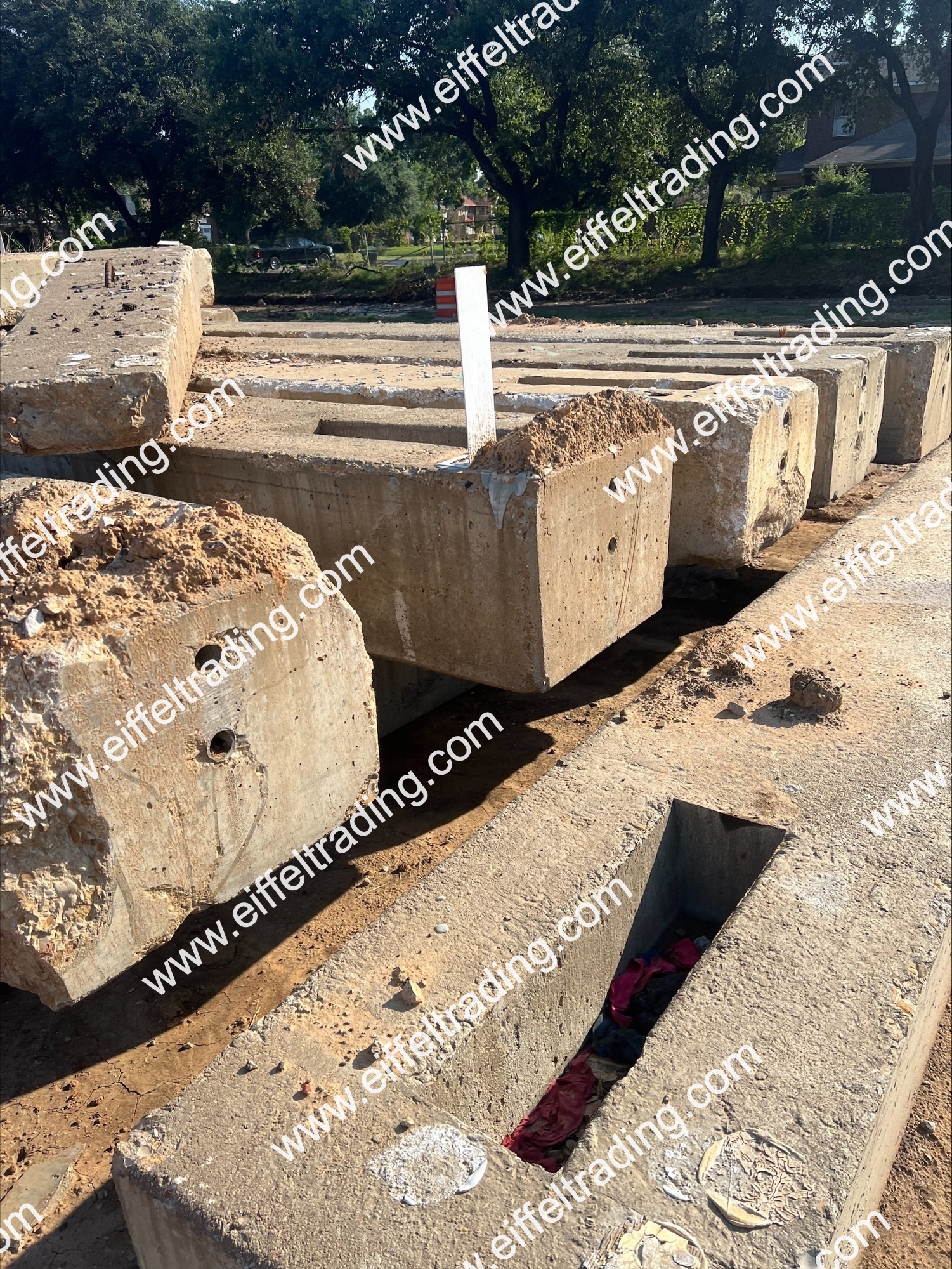 1,600LF of Low Profile Ty. 1 Barrier Wall | Eiffel Trading