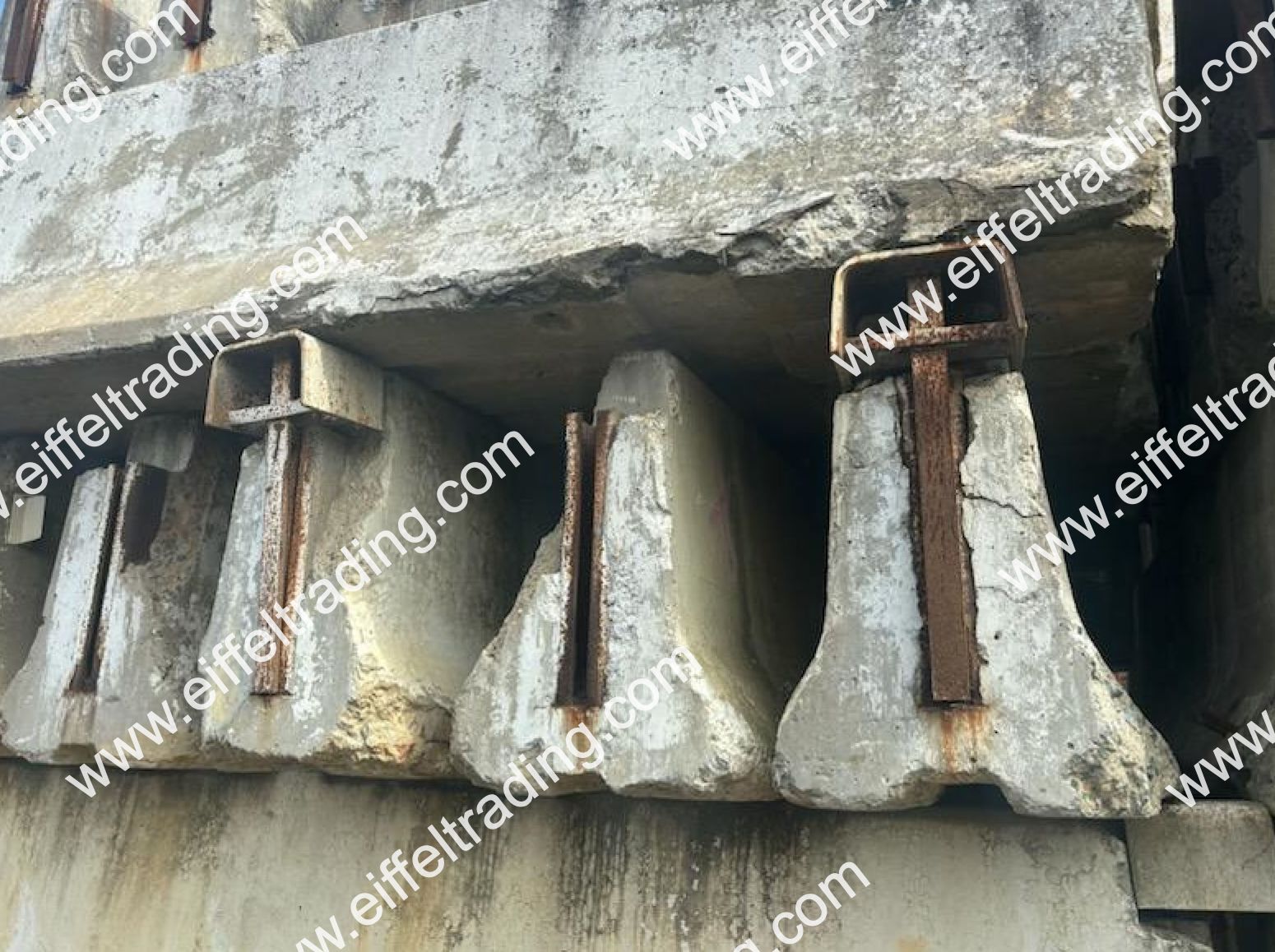 5,640LF of T-Lok F-Shape Barrier Wall | Eiffel Trading