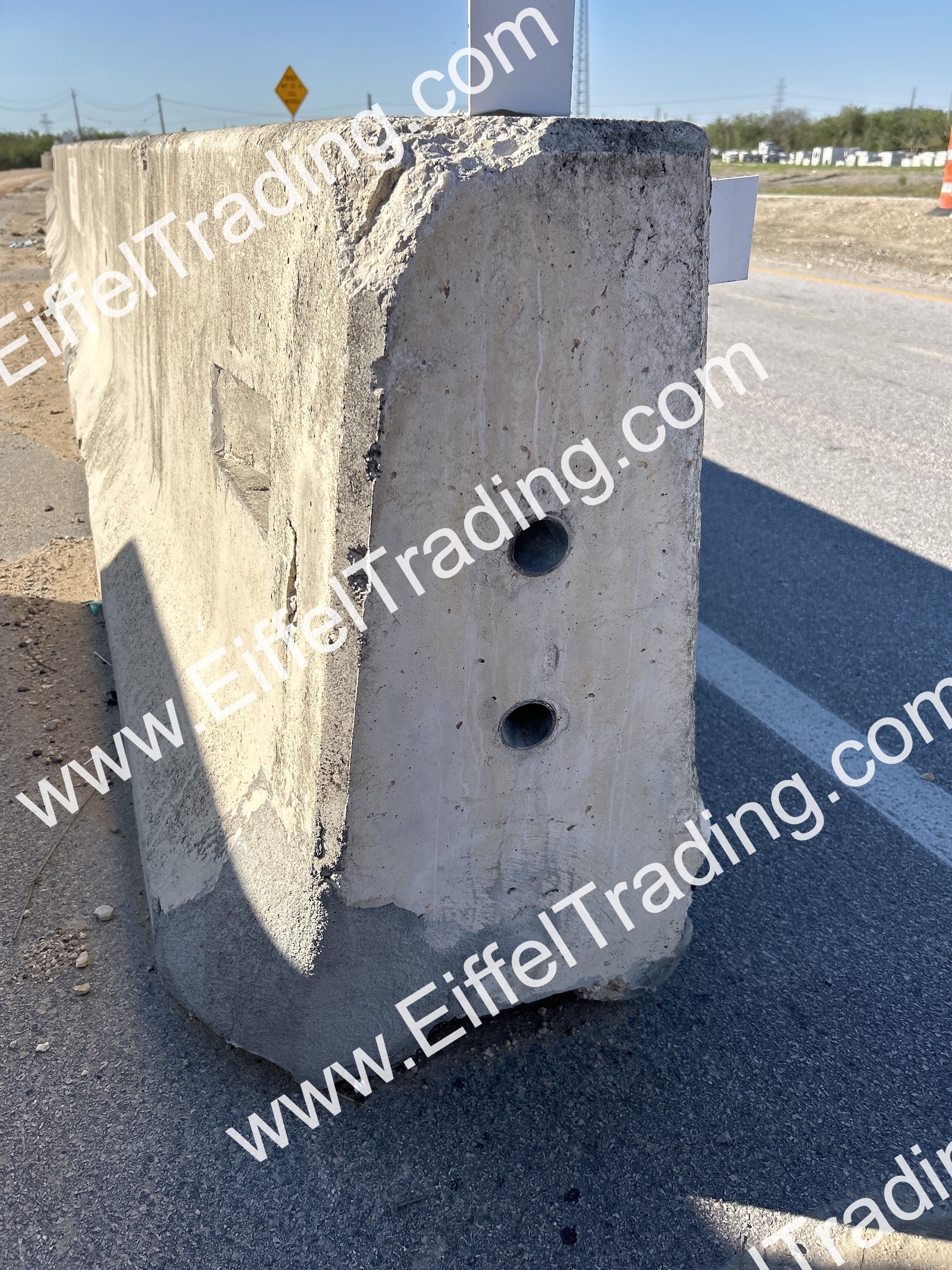 3,330LF of F-Shape Ty. 1 Cross Bolt Barrier Wall | Eiffel Trading