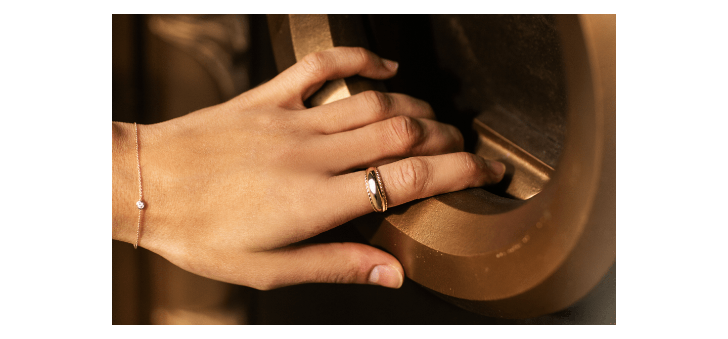 Mejuri libra ring store