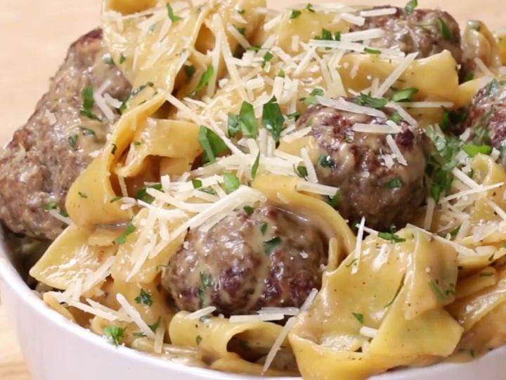 Linguine And Meatballs