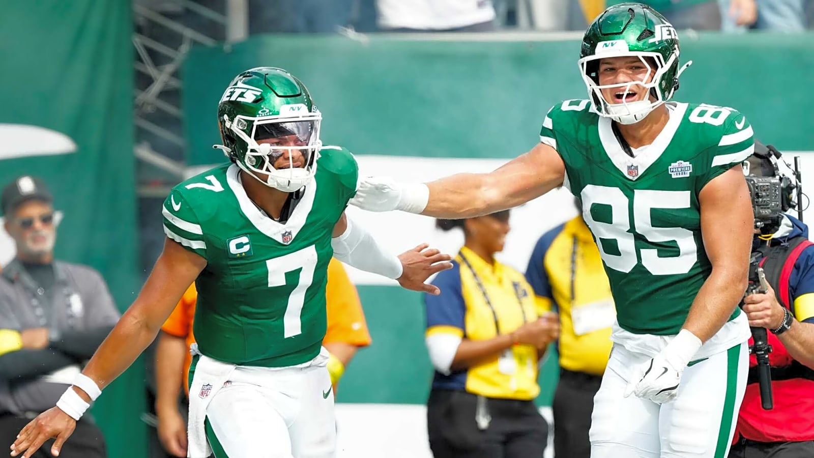 Justin Fields Very Impressive in Debut as Jets Fall 34-32 | Yardbarker