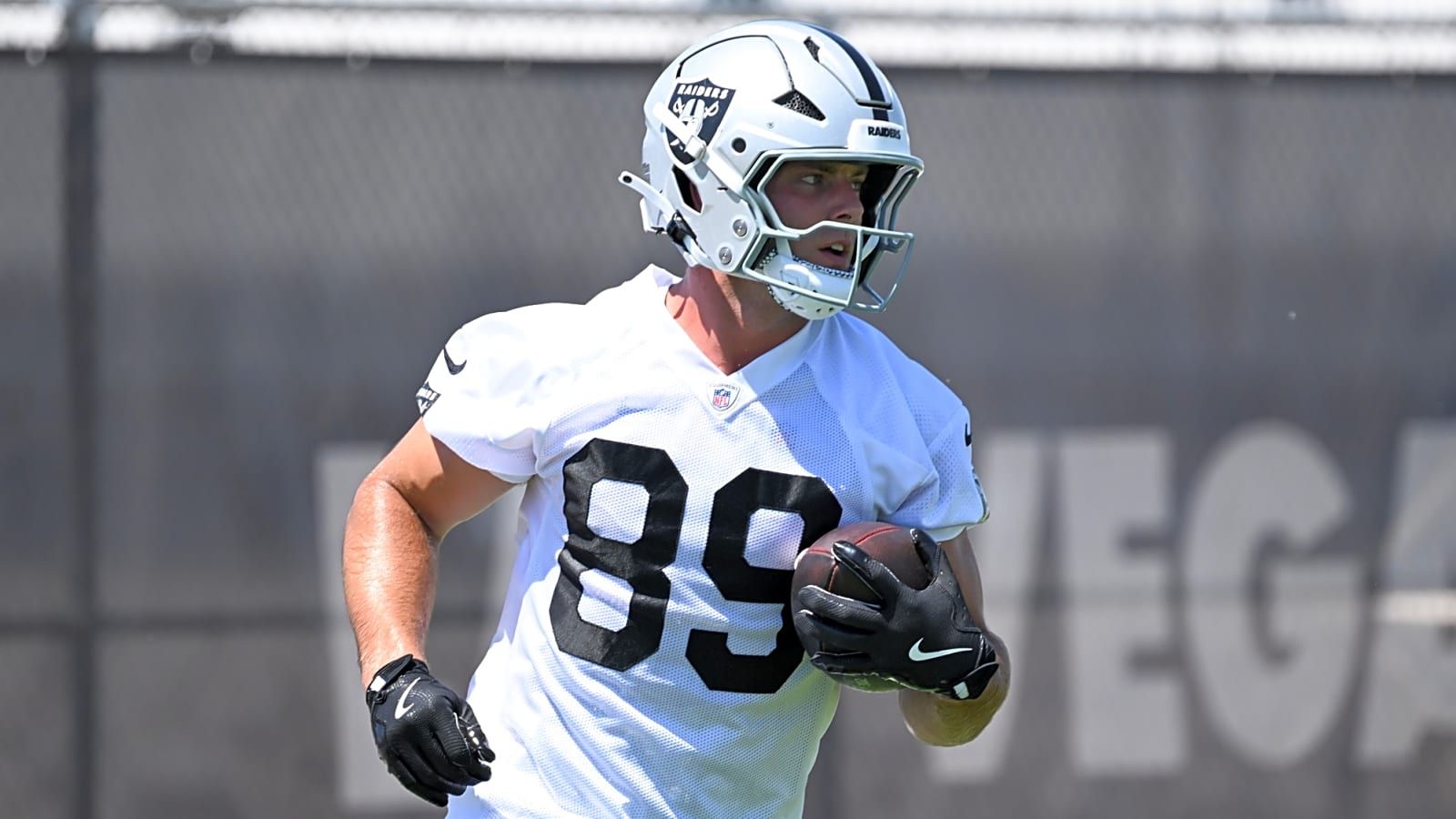 The Battle 4 Vegas: Brock Bowers Carries Las Vegas Raiders To Victory ...