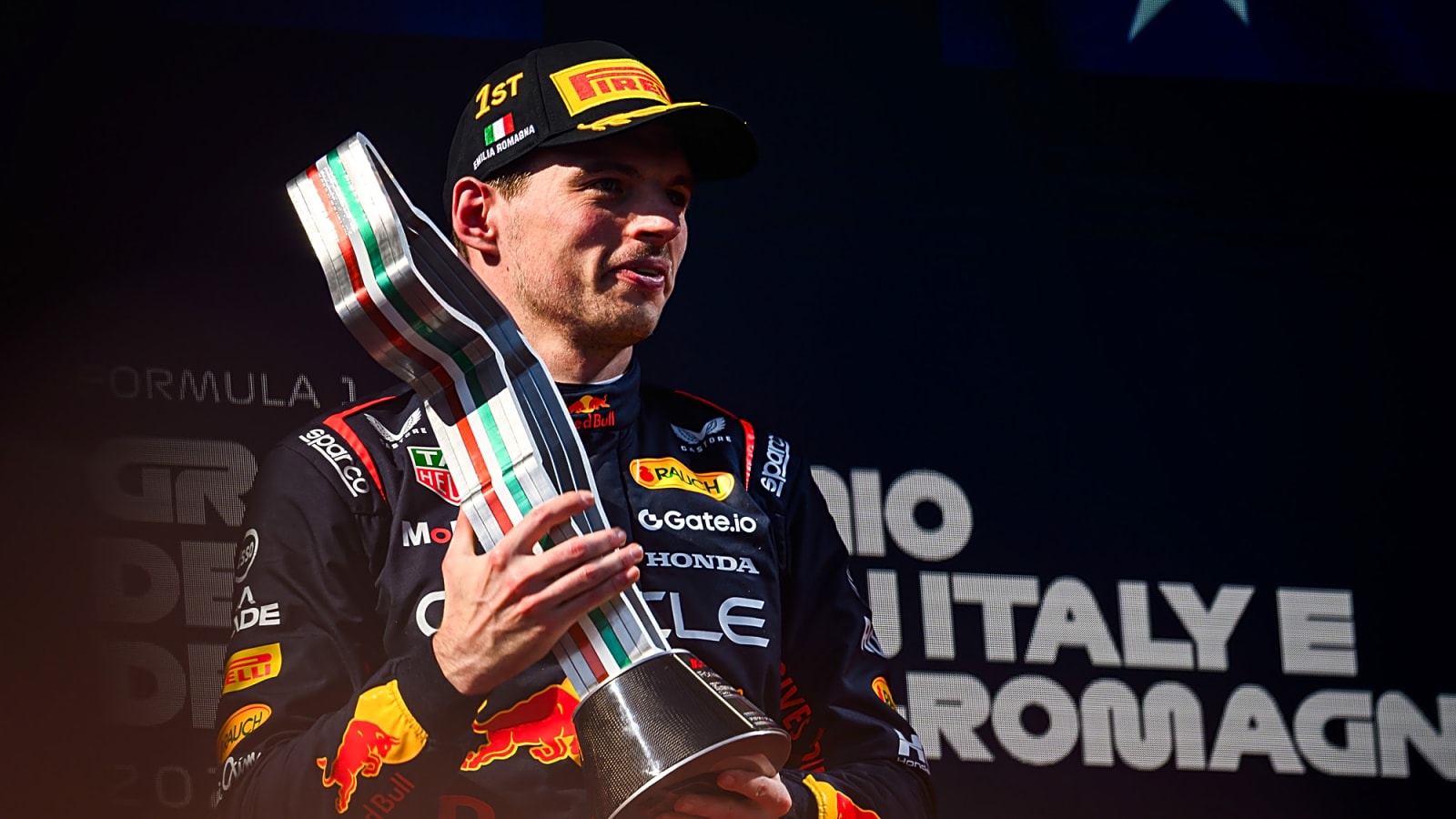 F1 Pundit Applauds Max Verstappen’s ‘World Class’ Move on Oscar Piastri at Imola | Yardbarker