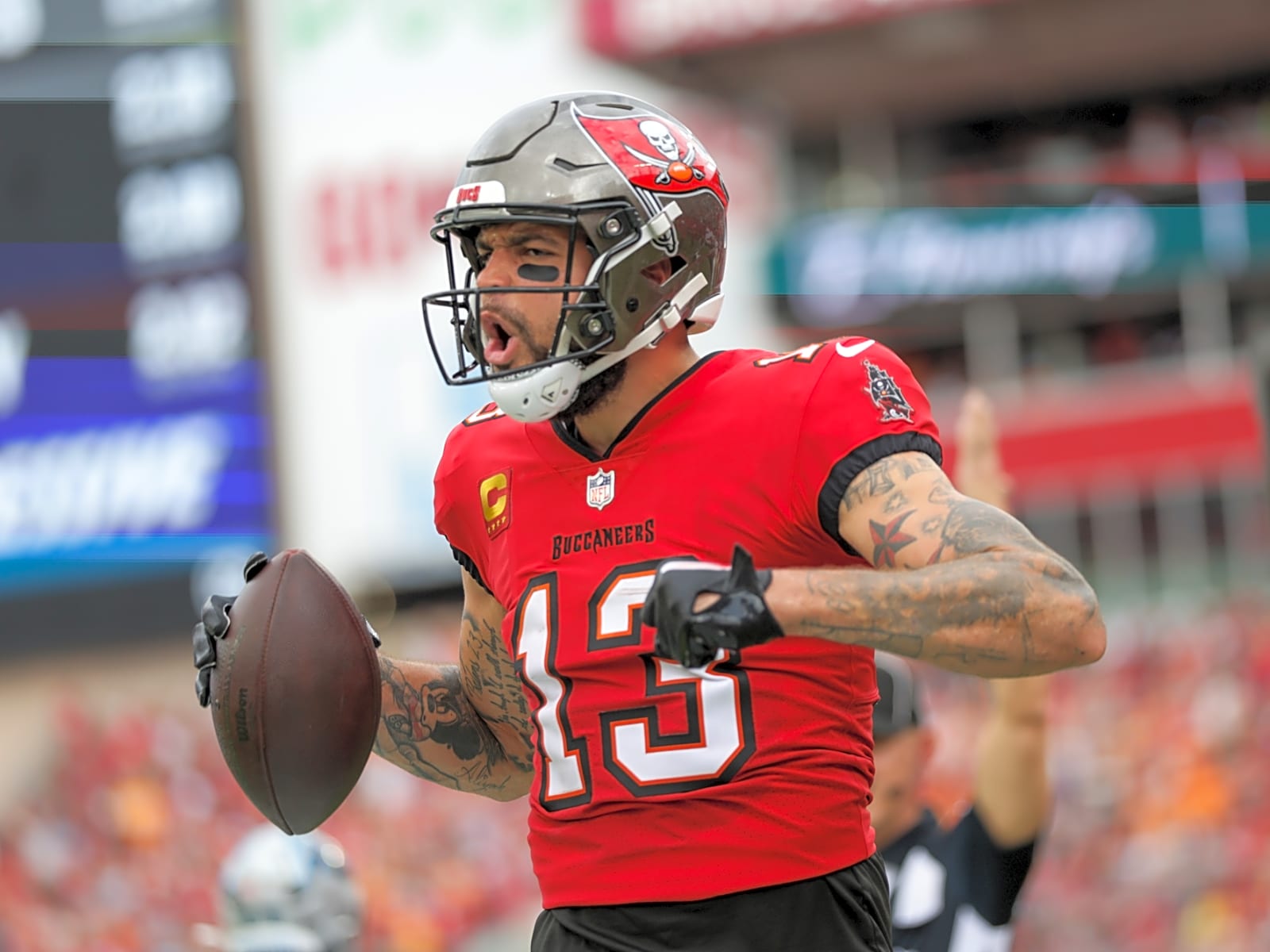 mike evans contract