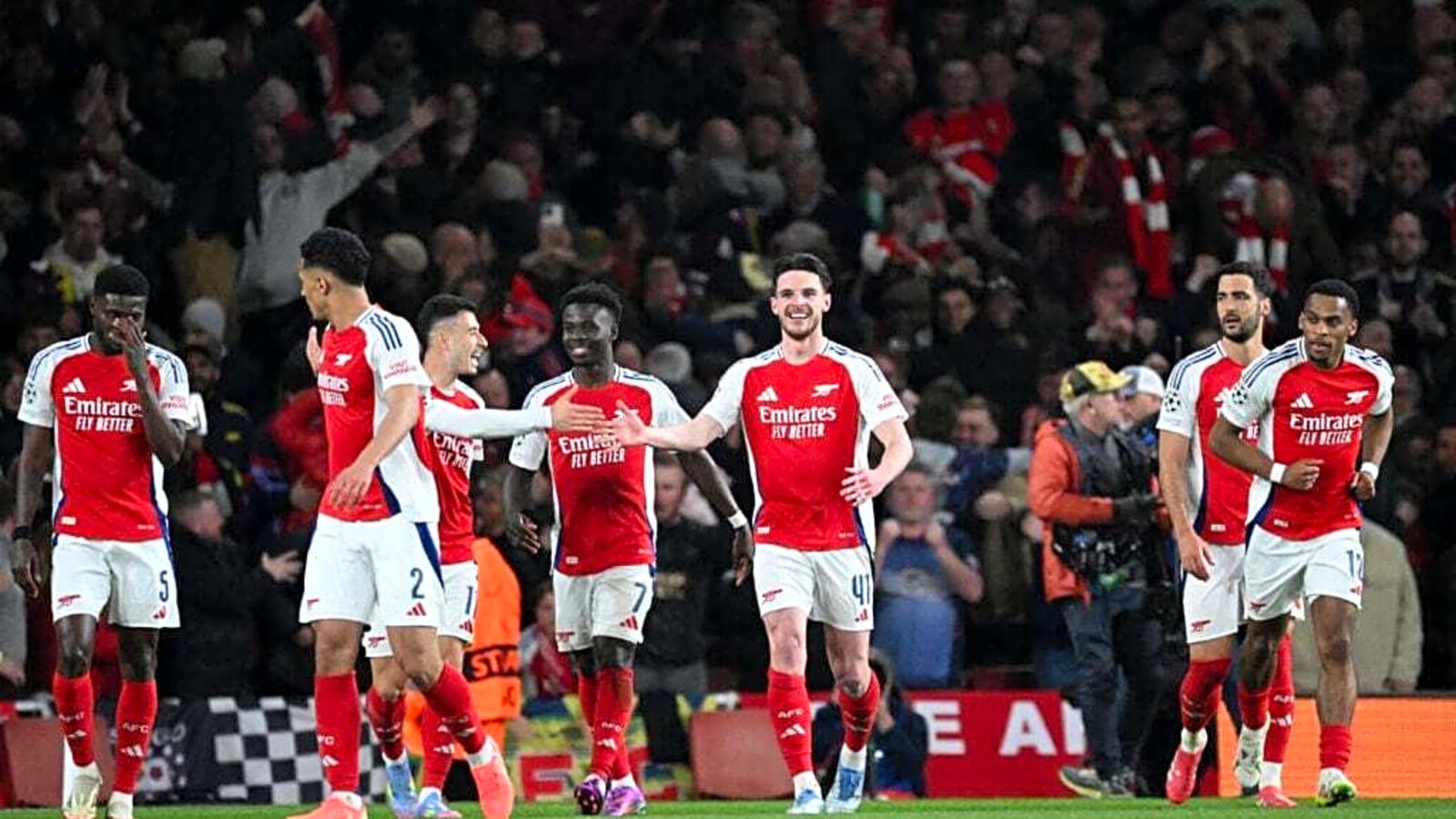 Bukayo Saka says Arsenal ace is ‘on fire’ at the moment, he’s proving the doubters wrong ...