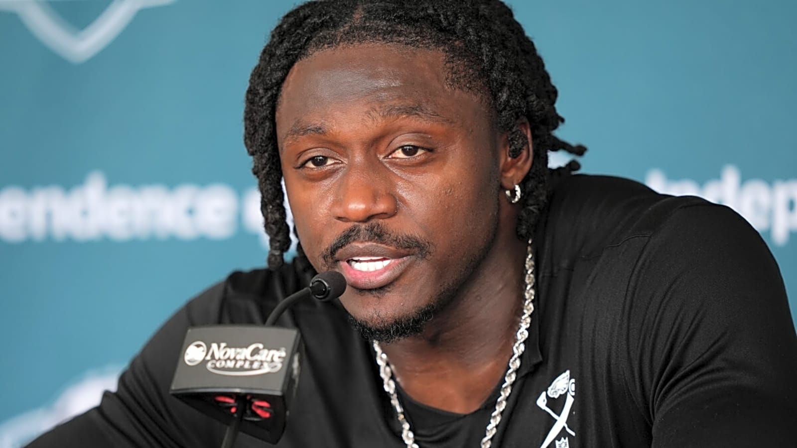 A.J. Brown Sends Message to Fantasy Football Owners Before Eagles’ Game ...