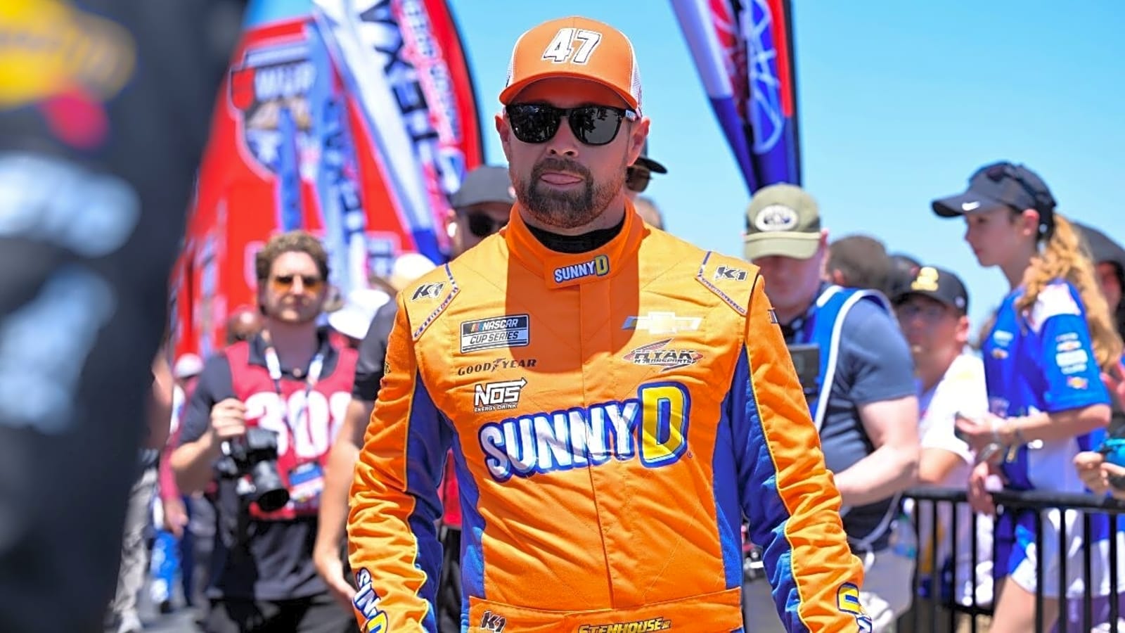 Ricky Stenhouse Jr. Reveals the Sprint Car Trait He 'Still Deals With' in NASCAR | Yardbarker