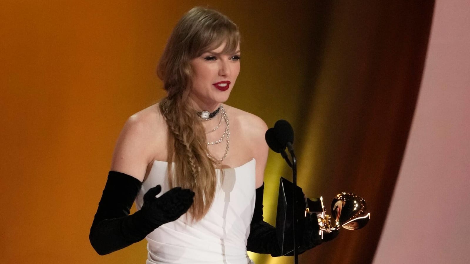 Taylor Swift could vindicate unfairly maligned sports girlfriends | Yardbarker