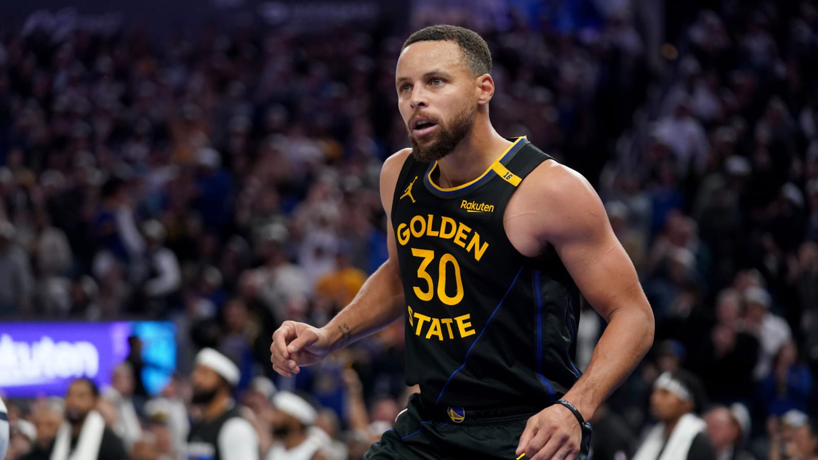 Stephen Curry Used 5 Words to Roast Klay Thompson After Warriors' Win vs. Mavs | Yardbarker