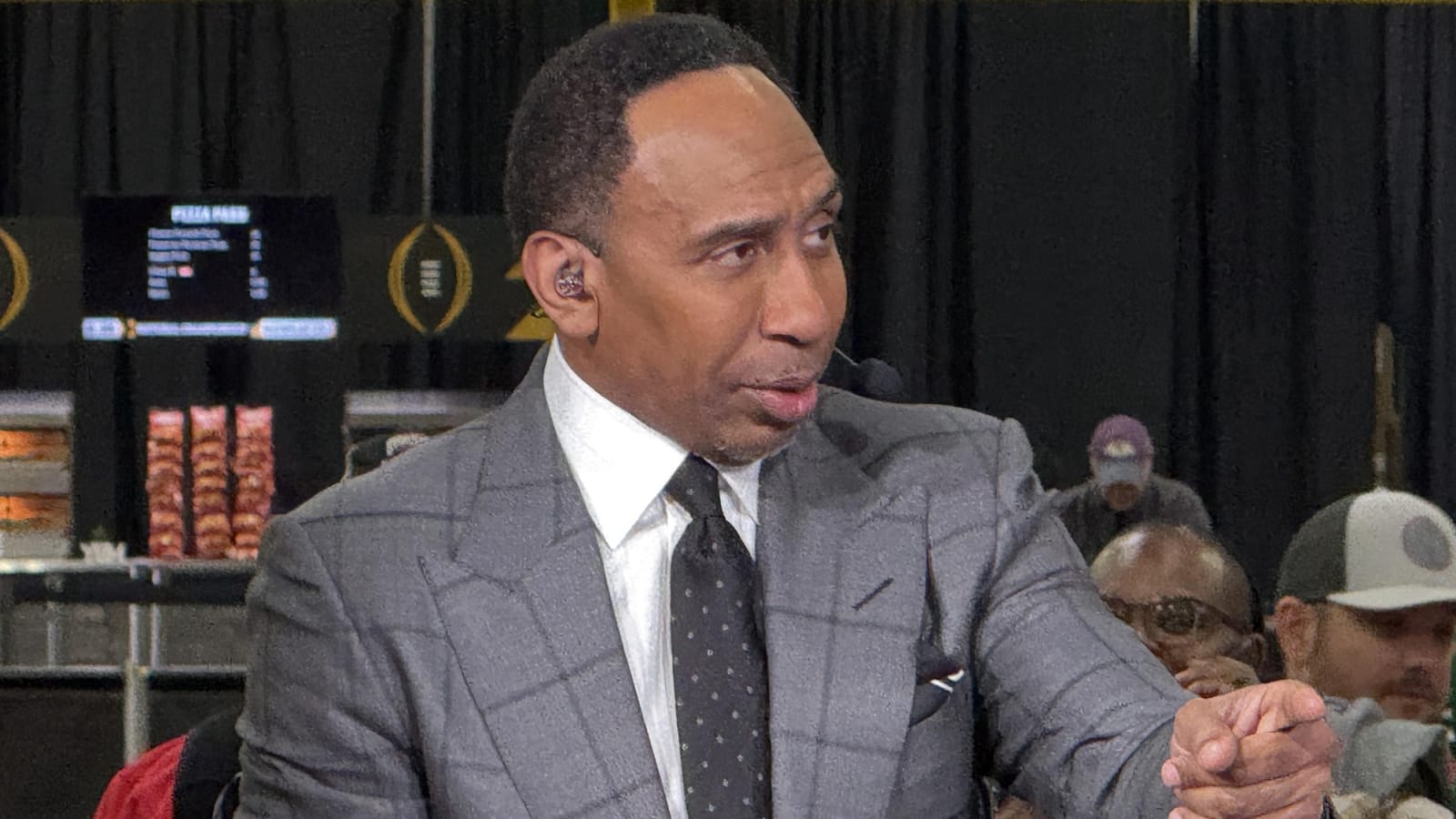Stephen A. Smith uses Michael Jordan vs LeBron James GOAT debate to end confrontation discourse ...