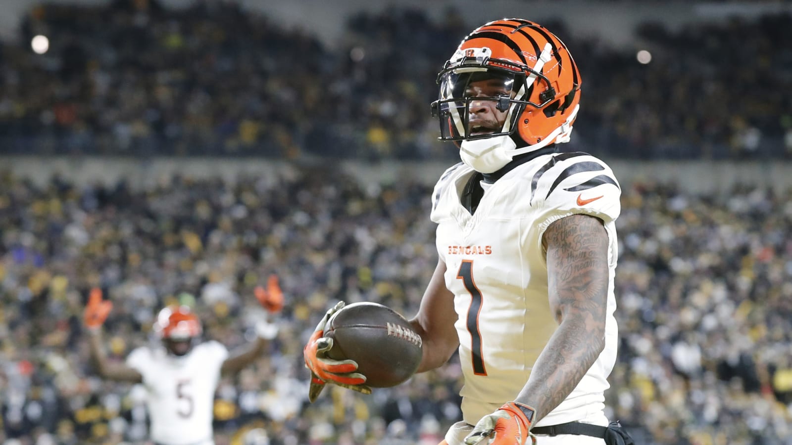 Ja'Marr Chase Shouts Out Myles for $161 Million Reason | Yardbarker