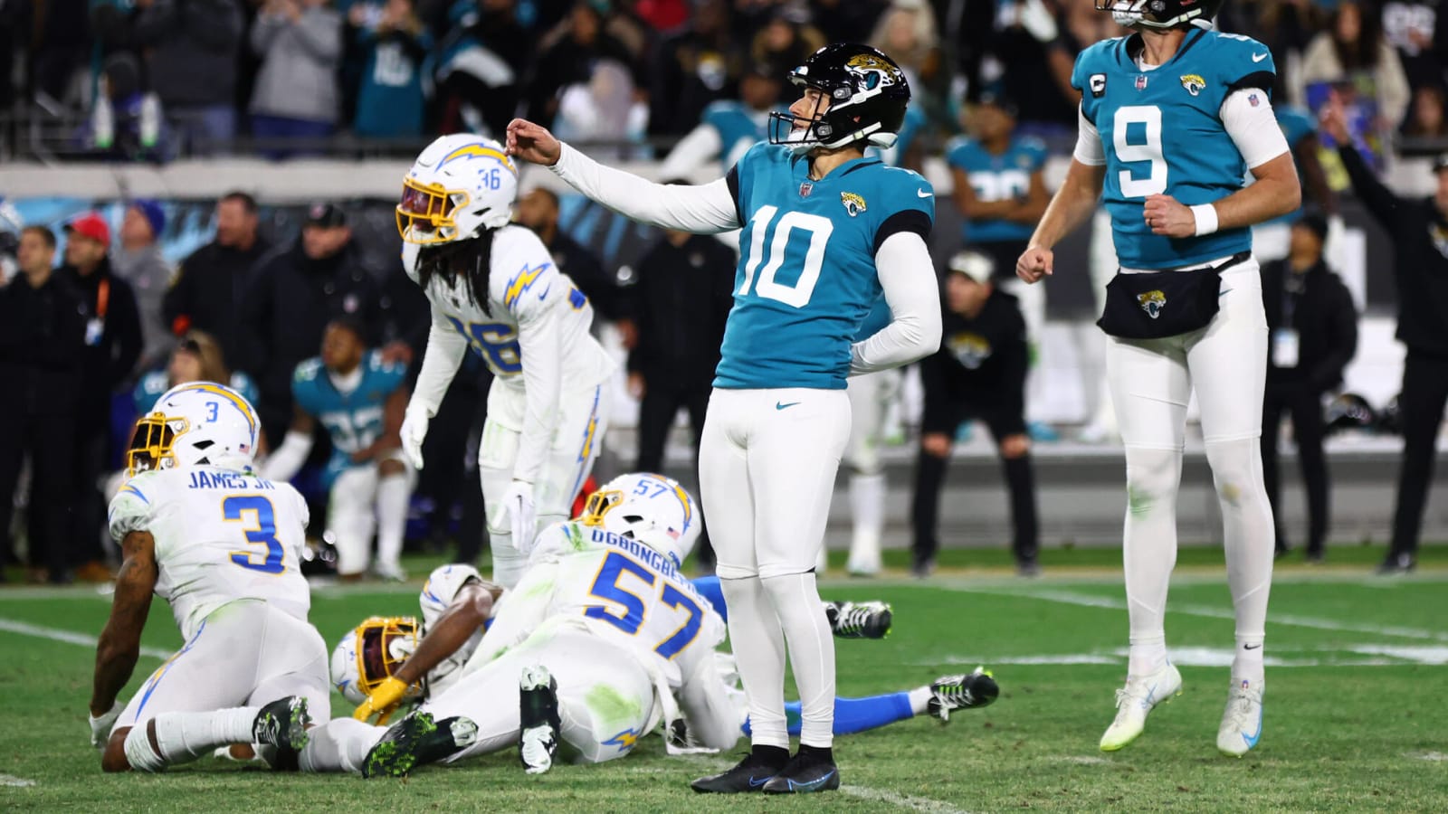 Fan loses $1.4M after betting on Chargers in collapse vs. Jags | Yardbarker