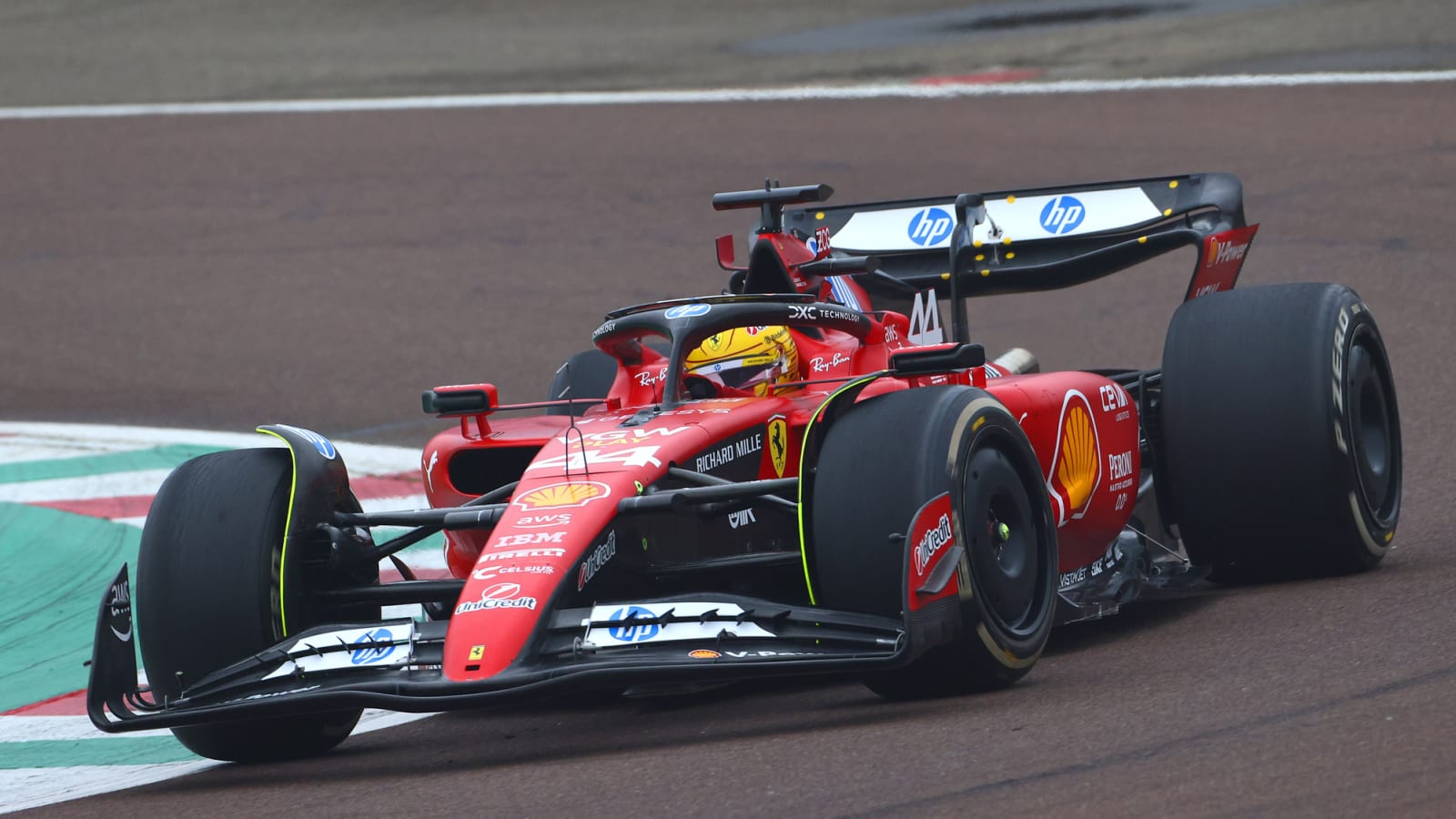 Kimi Antonelli pinpoints ‘controversial’ aspect in Lewis Hamilton’s Ferrari switch | Yardbarker