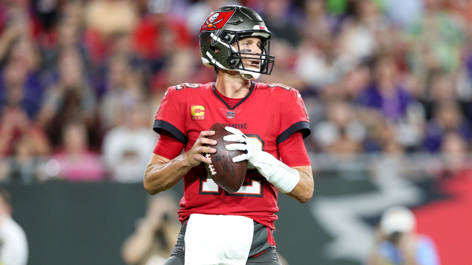 Buccaneers Tom Brady Addresses Divorce In First Press Conference Since Split Yardbarker