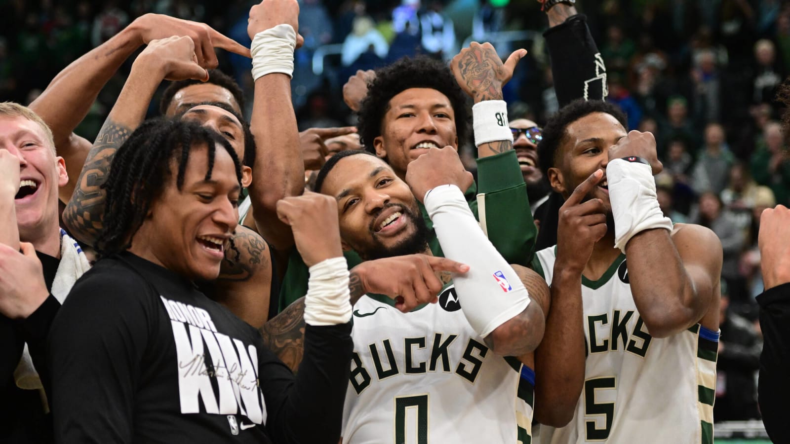Bucks’ Damian Lillard sinks 2,500th career three at buzzer to win OT thriller vs. Kings | Yardbarker
