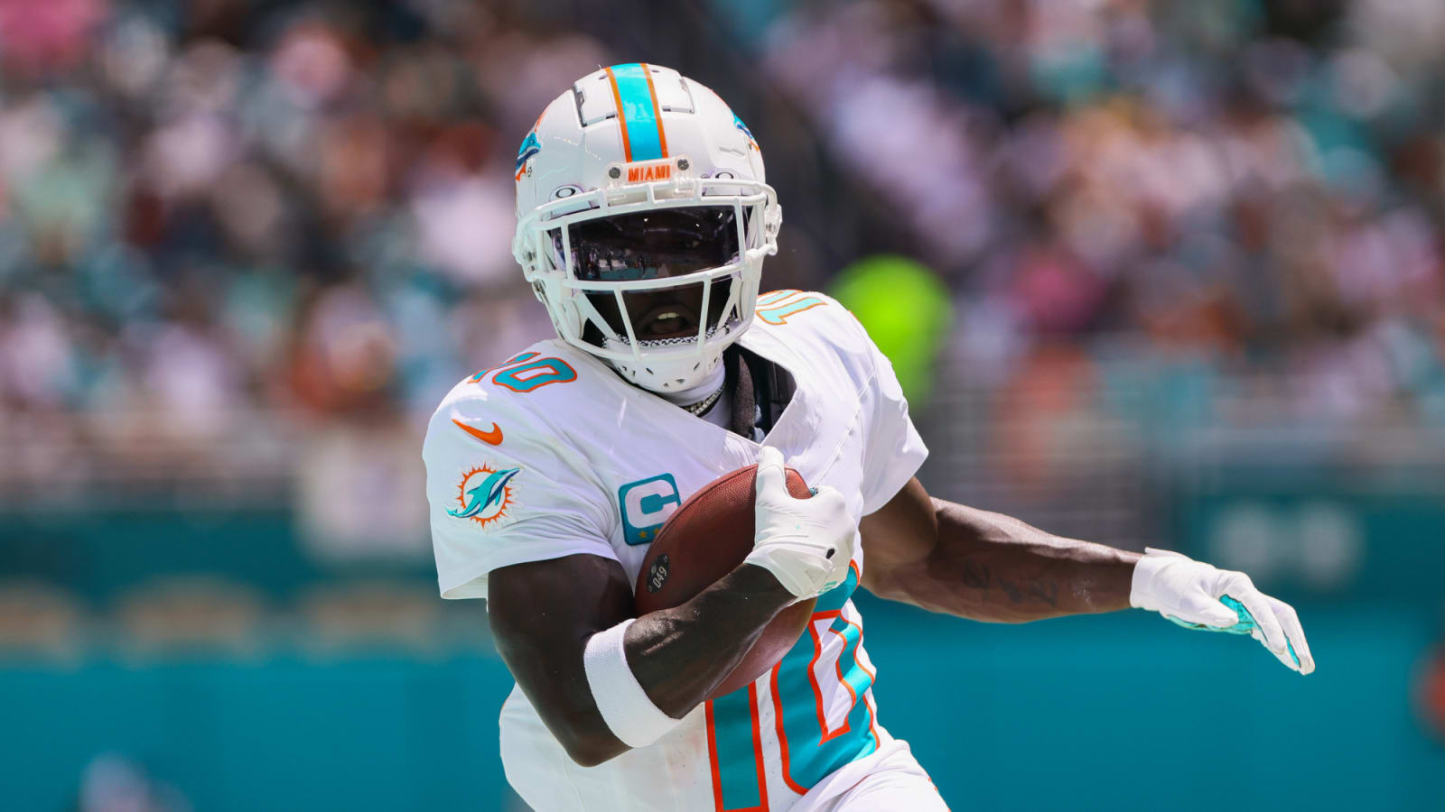 Dolphins WR Tyreek Hill expresses confusion over police incident | Yardbarker