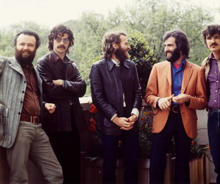 25 great bands that feature more than one primary vocalist | Yardbarker 25 great bands that feature more than one primary vocalist | Yardbarker