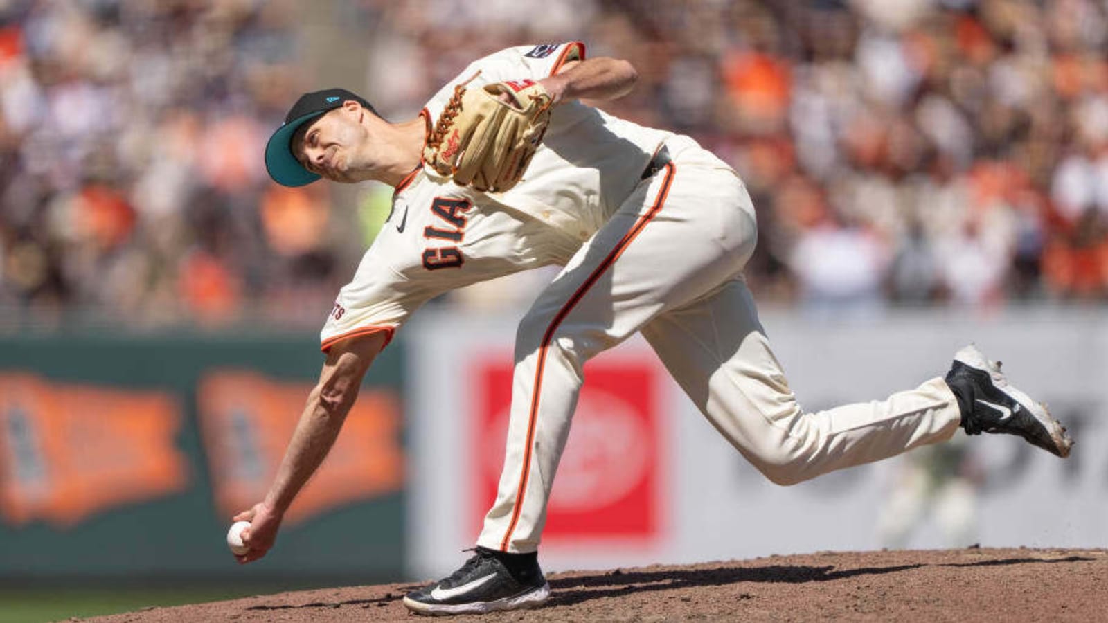 San Francisco Giants Relief Pitcher Named ‘Most Likely to Be Traded’ by MLB Execs | Yardbarker