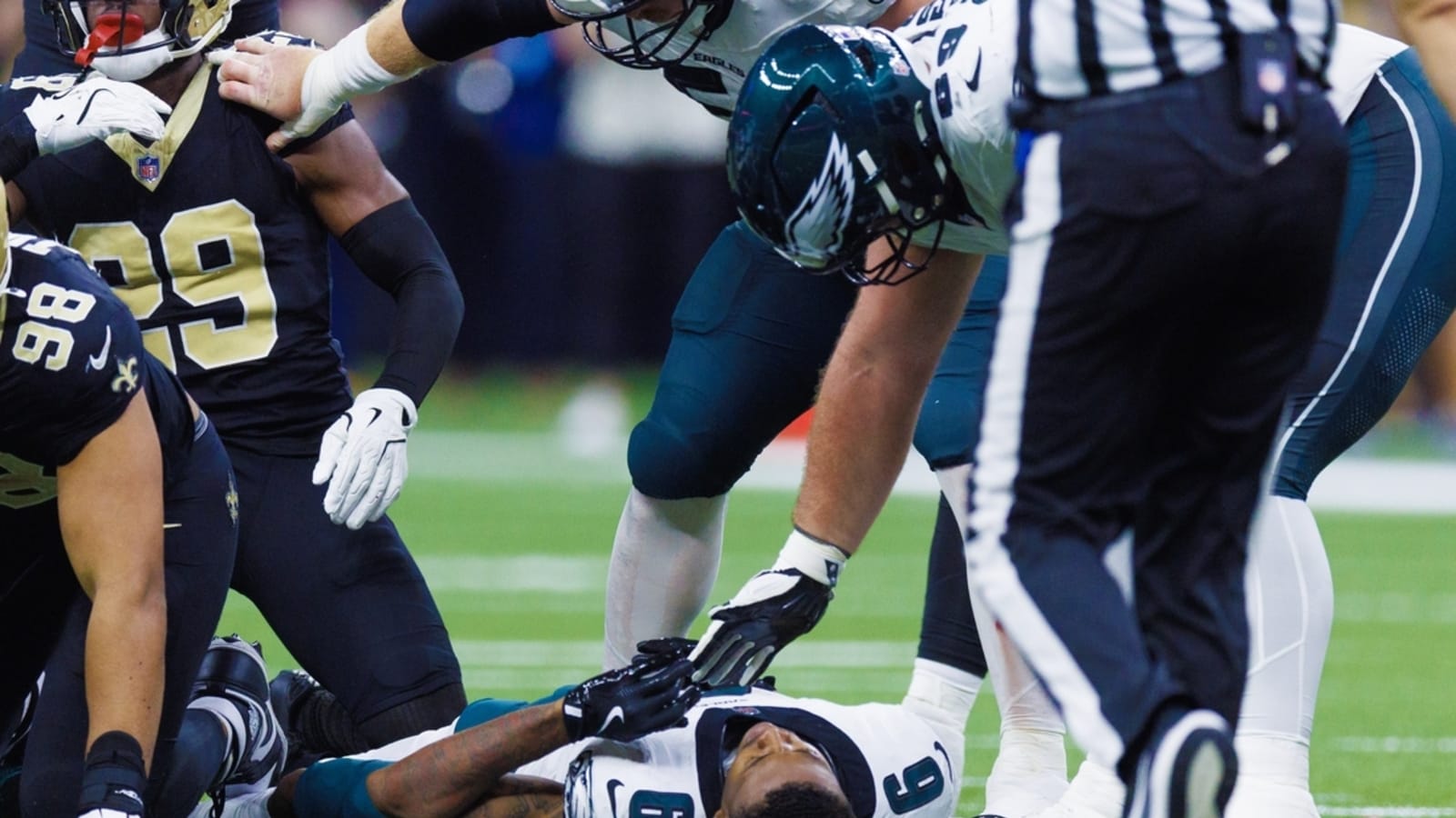 Eagles WR DeVonta Smith out, A.J. Brown questionable vs. Bucs | Yardbarker