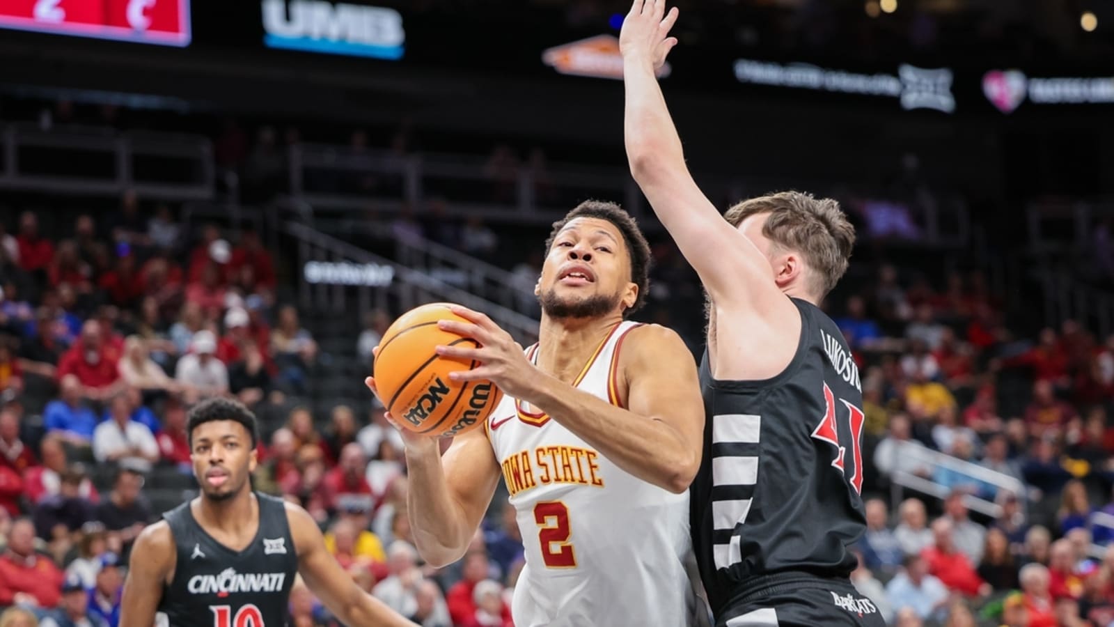No. 12 Iowa State overwhelms Cincinnati to advance in Big 12 | Yardbarker