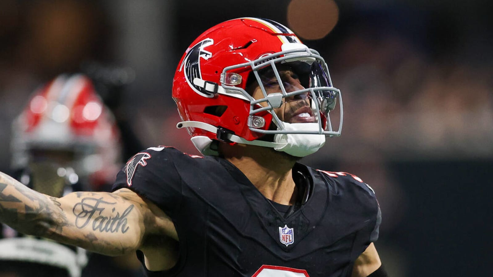 Watch Falcons Jessie Bates Iii Has 92 Yard Pick Six Yardbarker