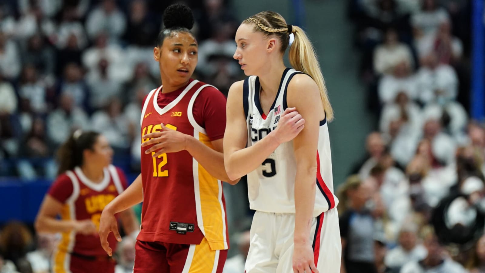 Paige Bueckers Taunts JuJu Watkins During UConn-USC Game | Yardbarker