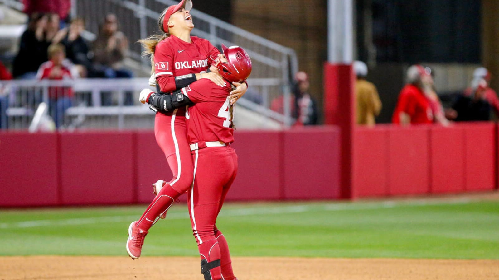 OU Softball: No. 1 Oklahoma Rolls UT Arlington Behind Monster Second Inning | Yardbarker