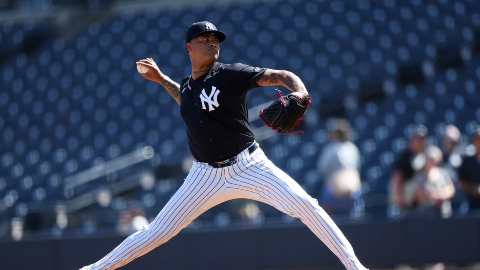 Luis Gil’s Shoulder Discomfort Raises Yankees Rotation Concerns | Yardbarker