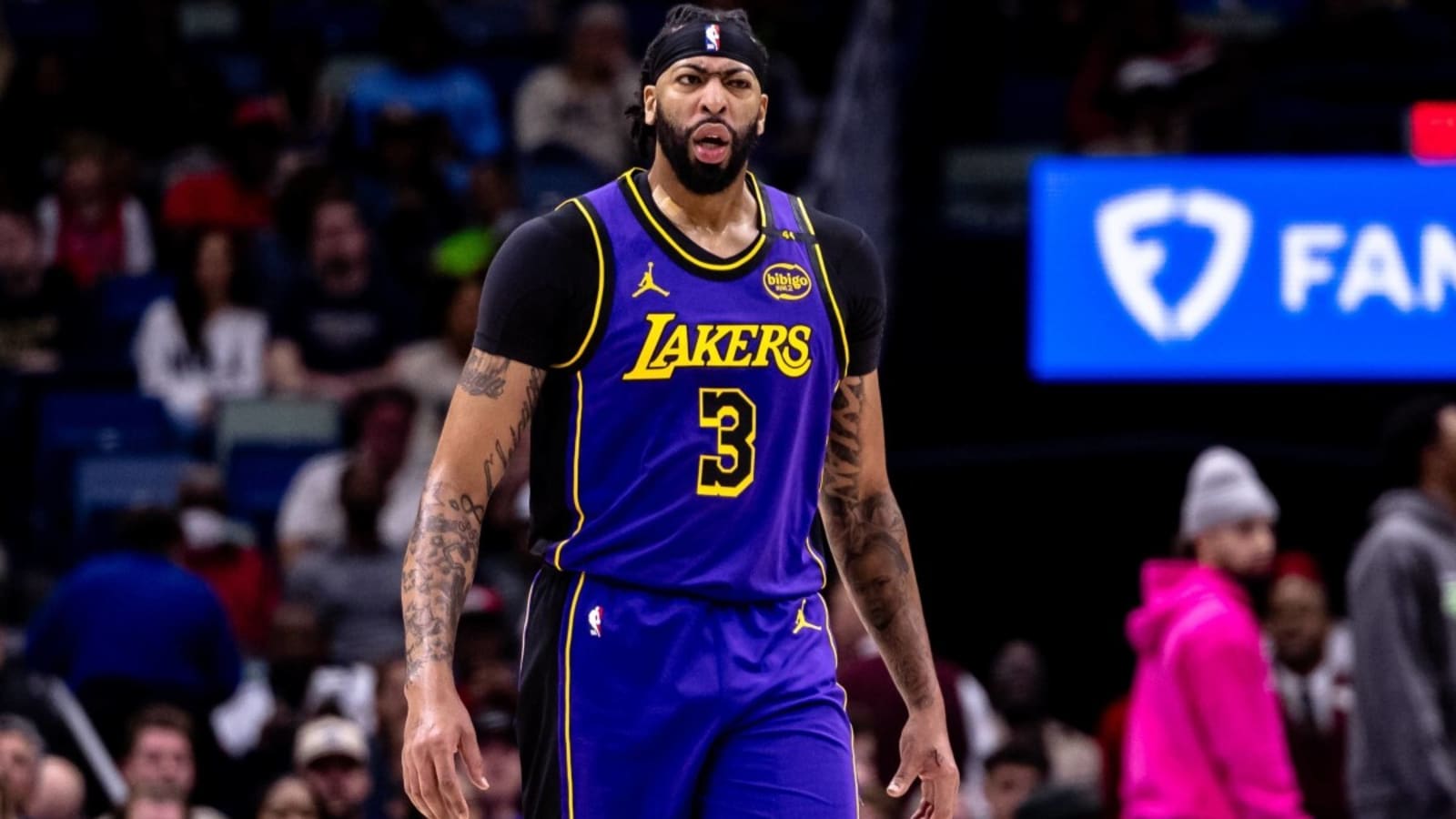 JJ Redick Explains Why Anthony Davis Took Just 10 Shots Against The Thunder | Yardbarker