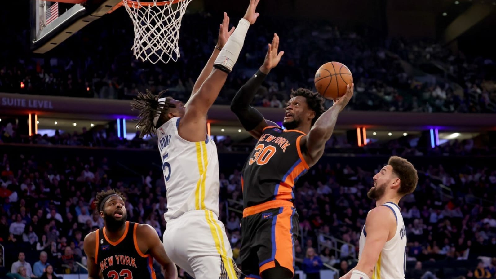 Knicks get questionable return in shocking three-team mock trade | Yardbarker