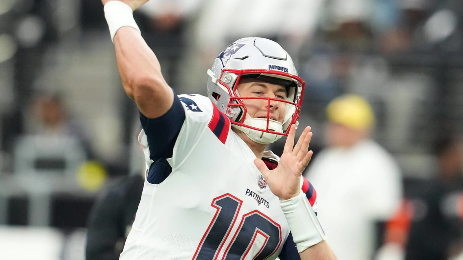 Bill Belichick sidesteps question about Mac Jones as QB1 | Yardbarker