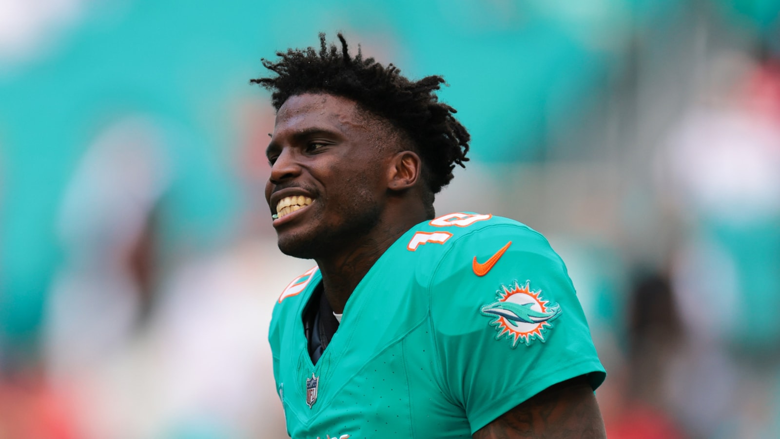 Analyst predicts if Dolphins will trade WR Tyreek Hill before 2025 season | Yardbarker