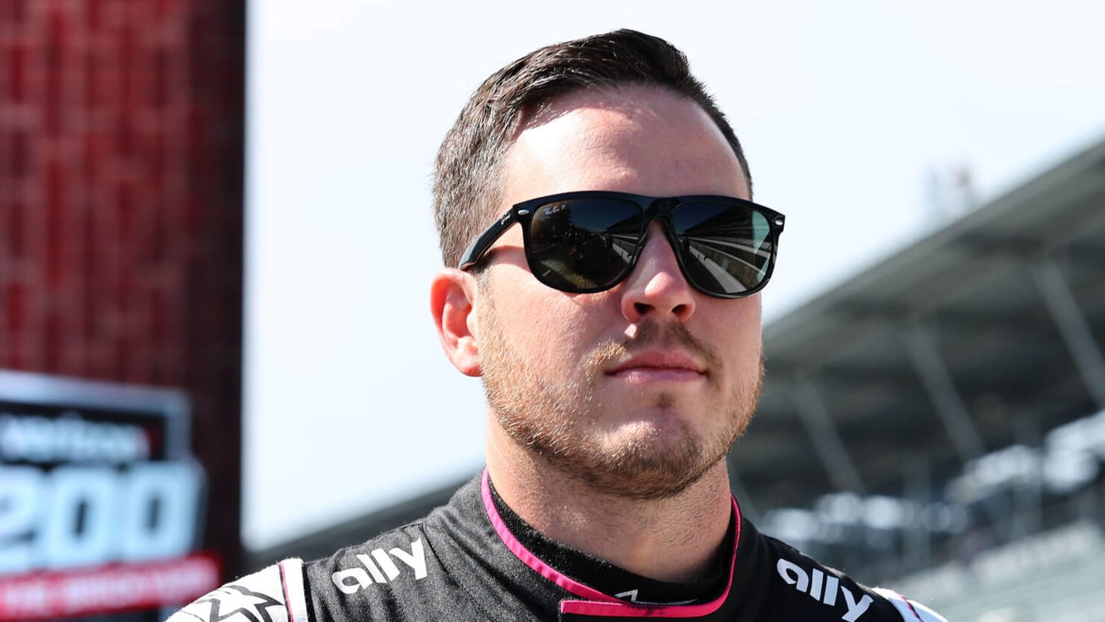Bowman addresses controversial crash with Suarez | Yardbarker Bowman addresses controversial crash with Suarez | Yardbarker