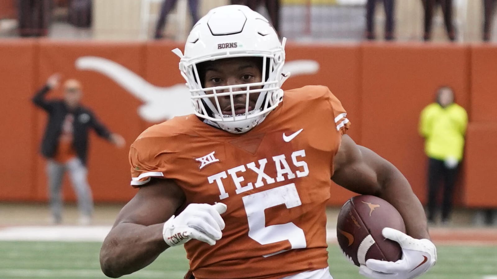 The case against the Eagles drafting RB Bijan Robinson | Yardbarker