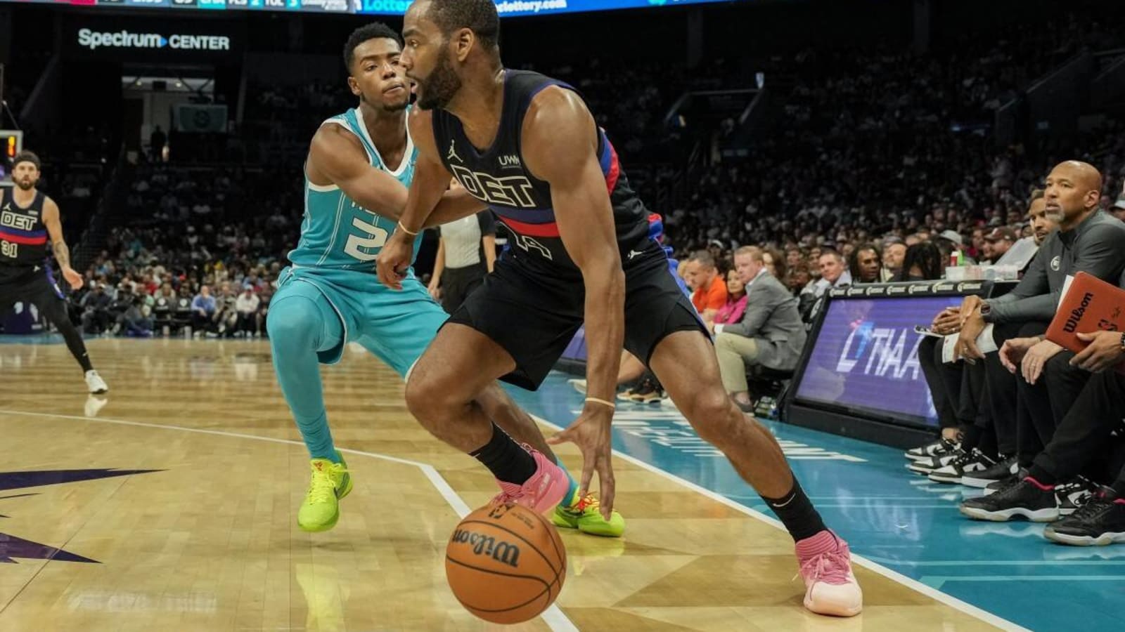 Deadline day: Wolves, 76ers, Knicks bidding for Alec Burks? | Yardbarker