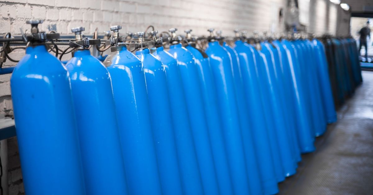 Checking compressed air cylinders · BlueSolutions AS