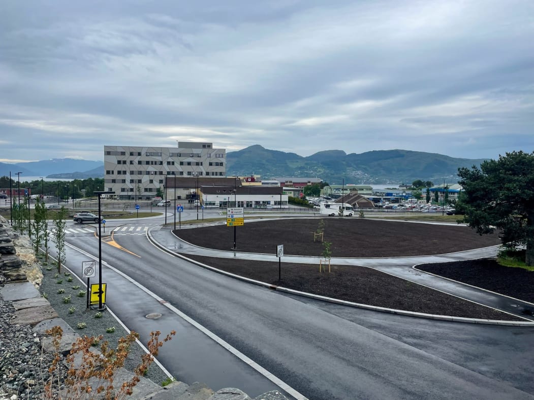 E39 Knarvik sentrum · Anleggsgartnermester Wikholm