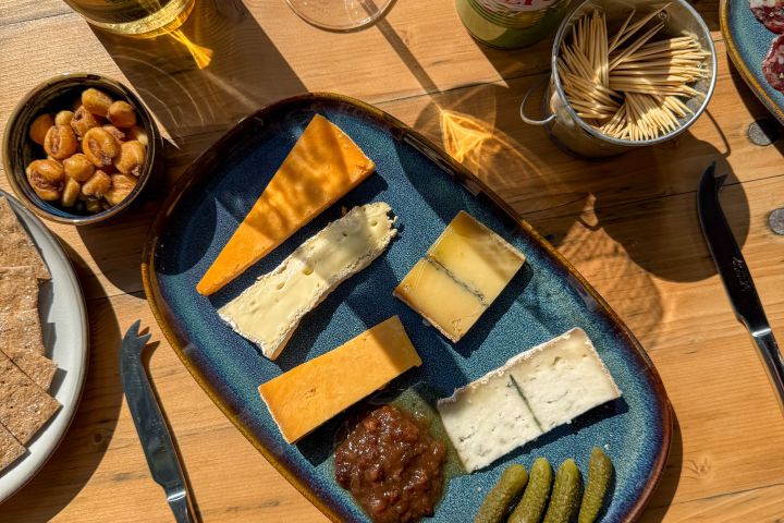 Wine and Cheese Tasting in Manchester: Indytute | Activity Superstore