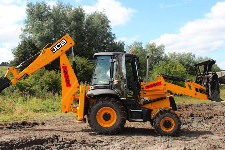 JCB Digging Experience at Diggerland | Activity Superstore