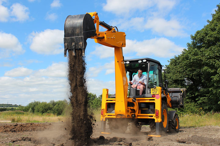 JCB Digging Experience at Diggerland | Activity Superstore