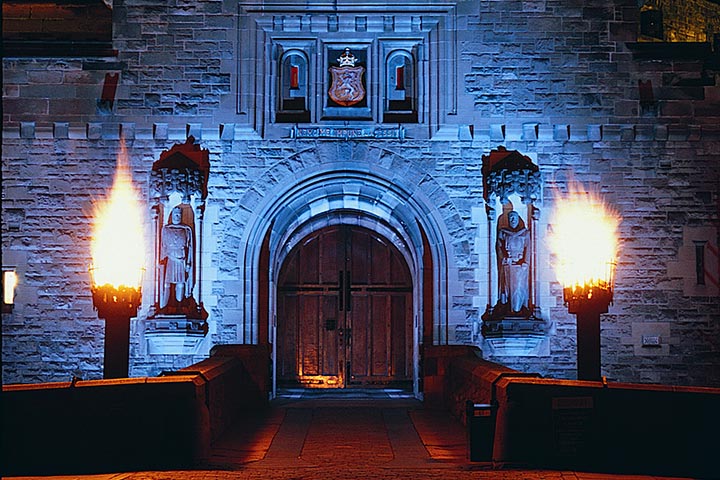 Visit to Edinburgh Castle with a Sparkling Afternoon Tea for Two